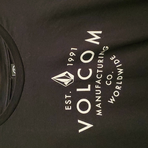 Volcom | Shirts | Volcom Xl Black Tshirt | Poshmark